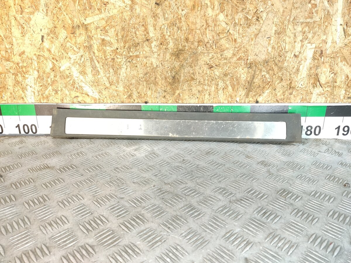 Накладка порога внутренняя передняя правая INFINITI QX 2004-2009 769B47S603