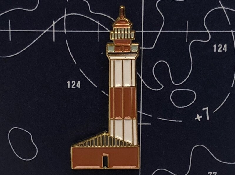 Подписные издания Значок эмалированный Маяк Сухо sela25