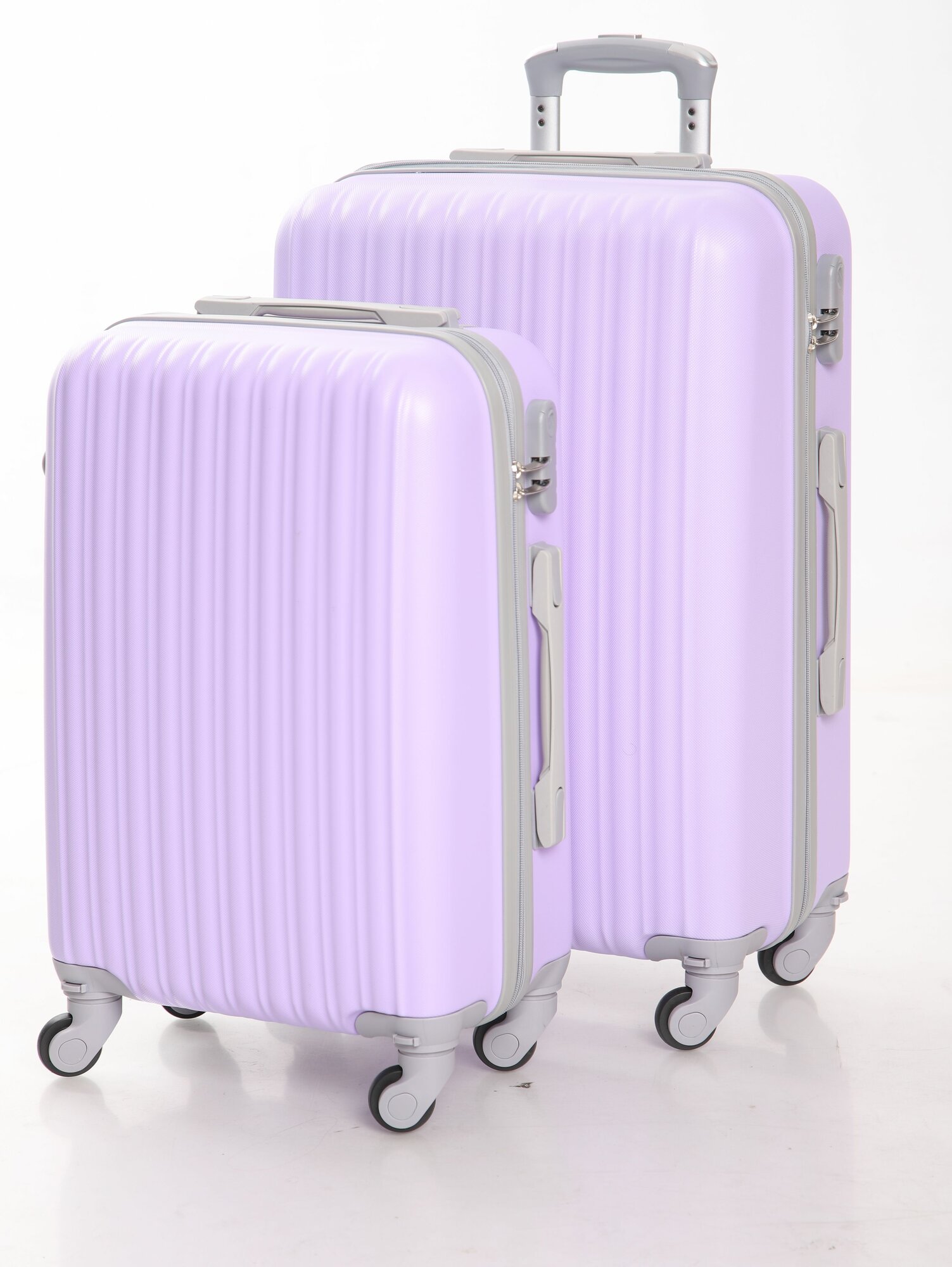 Комплект чемоданов 