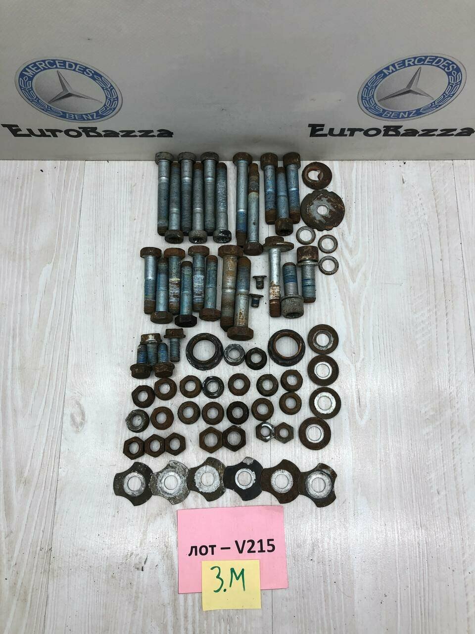 Болты подвески заднего моста Mercedes R171 А0004231771