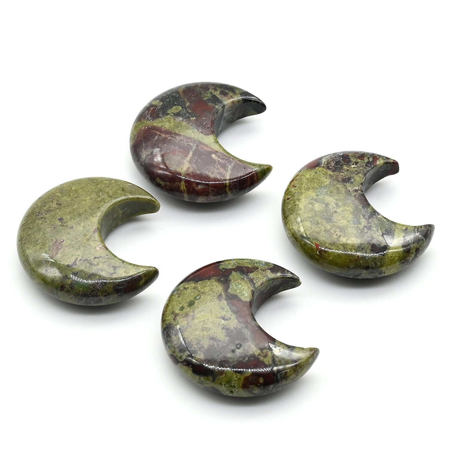 Полумесяц из яшмы уральской 27*30*9мм, 10г .