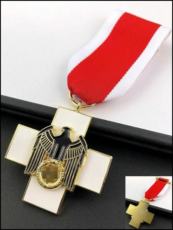 Наградной медали в виде белого креста с орлом