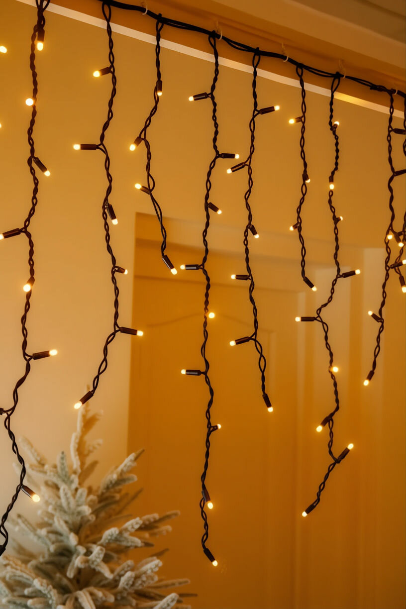 Светодиодная гирлянда Бахрома Profi Rubber 5*0.9 м, 323 экстра теплых белых LED ламп, черный каучук+ПВХ, соединяемая, IP65, Winter Deco 4080199