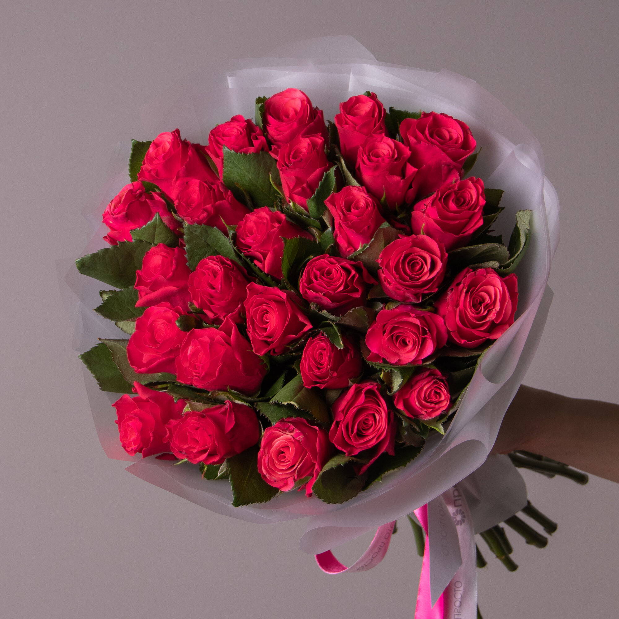 Букет из малиновых роз 27 шт Высота 50 см в коробке и аквабоксе от "Простоцветы"