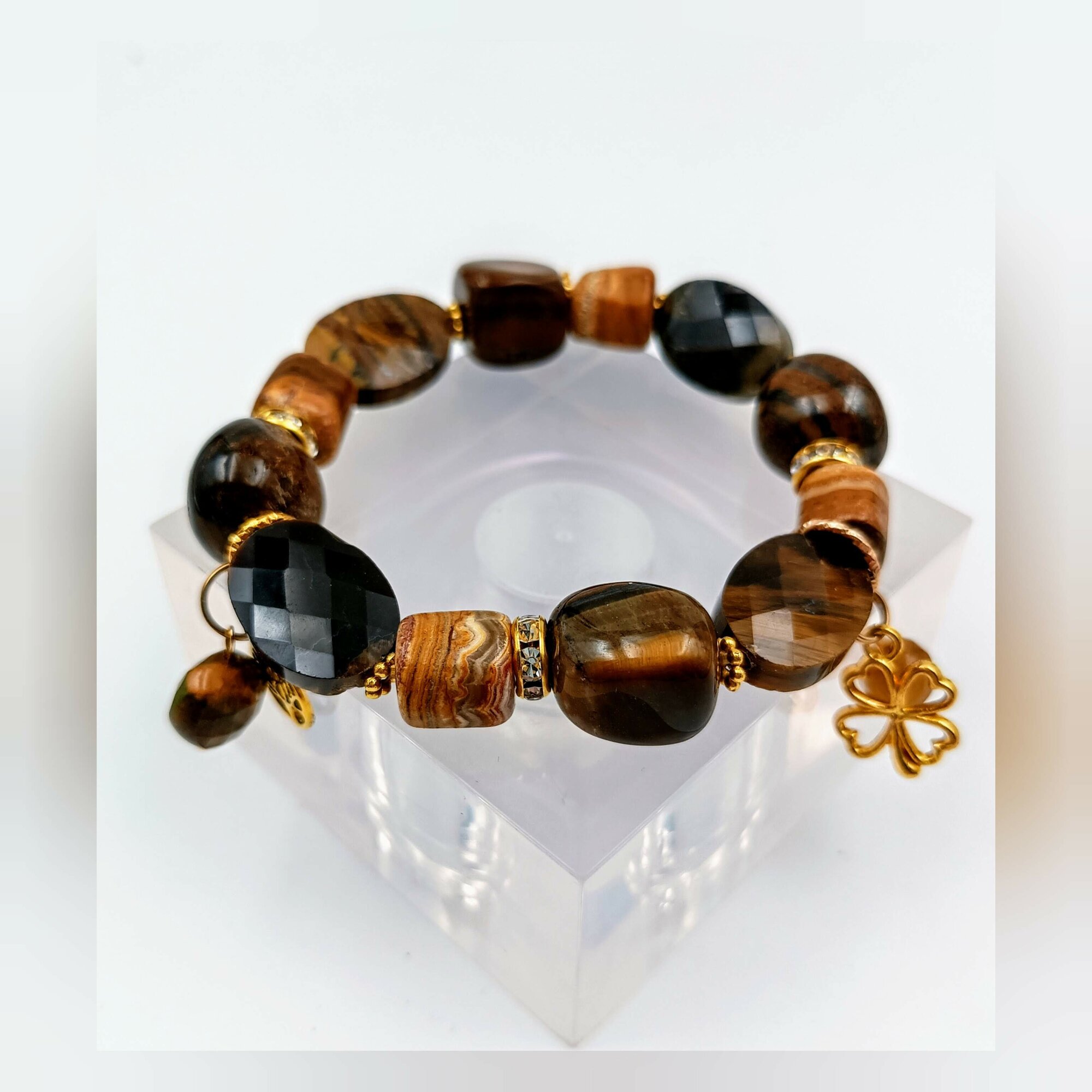 Незамкнутый браслет, тигровый глаз