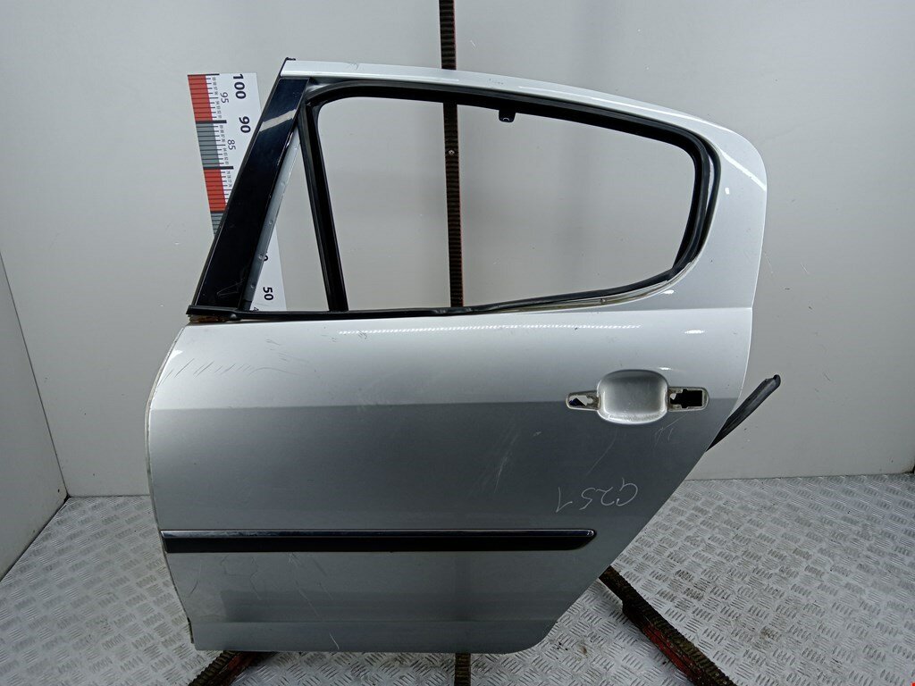 Дверь задняя левая Peugeot 407 9006H5 арт. 2012082