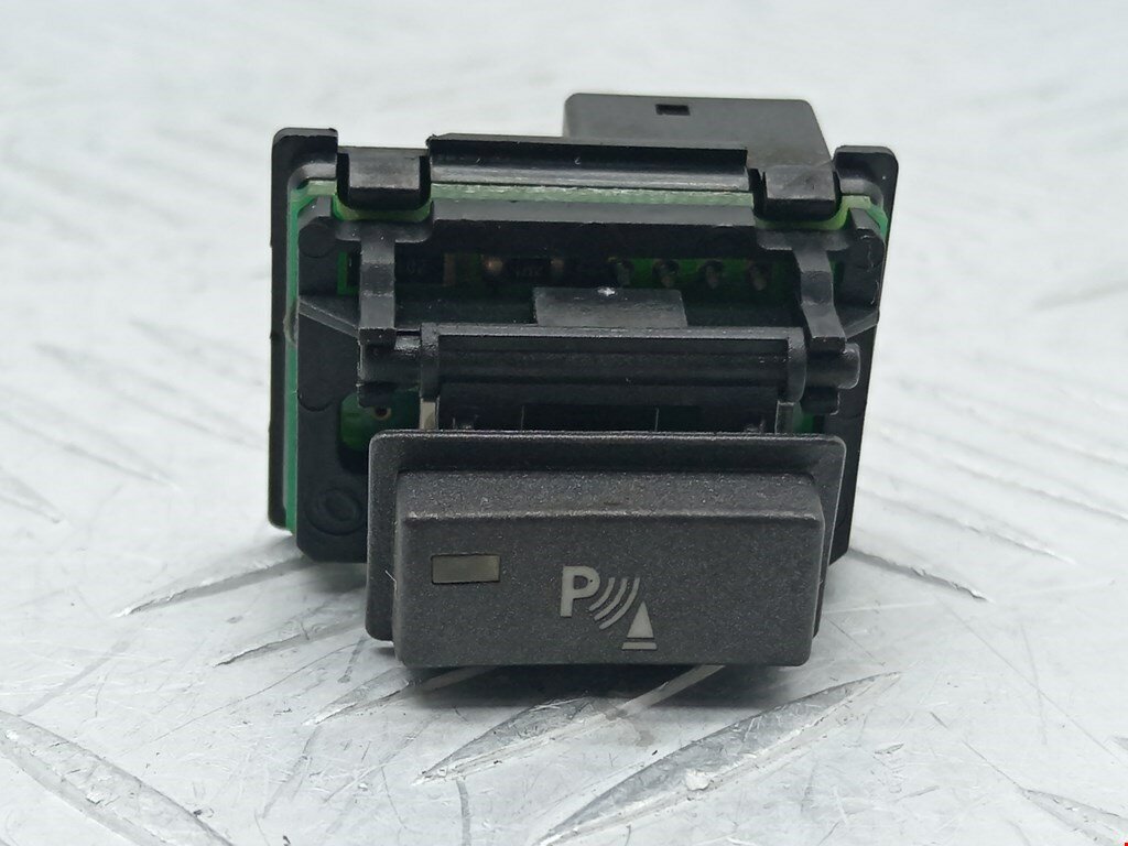 Кнопка парктроника BMW 7-Series (E65/E66) 61316921189 арт. 1903898