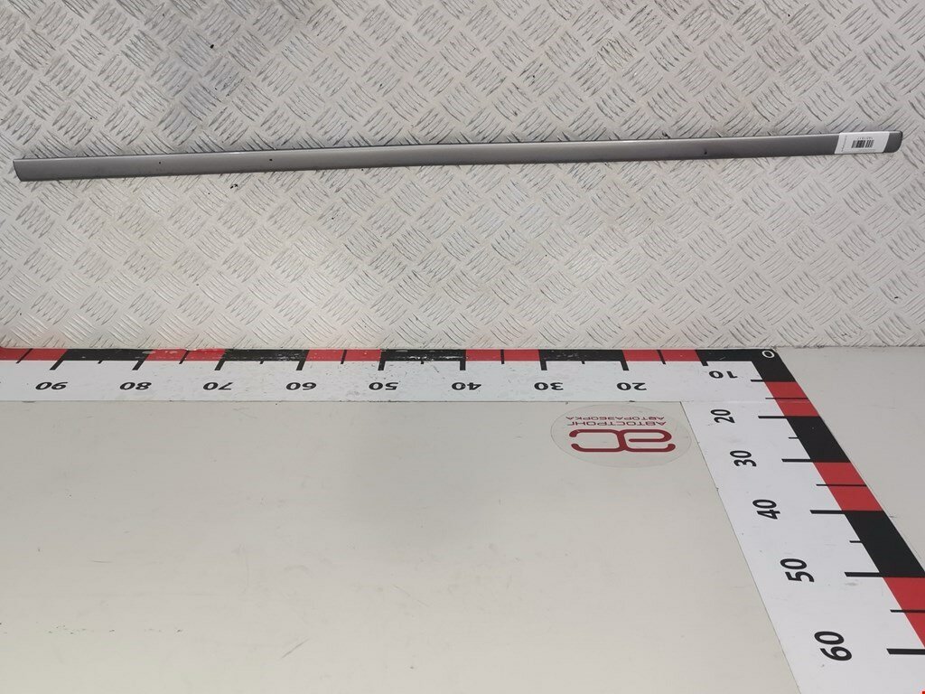 Накладка (молдинг) двери передней левой Volkswagen Golf 4 1J4853515 арт. 1651817