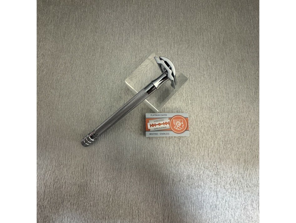 Т-образный станок для бритья Merkur Solingen Германия, 24201