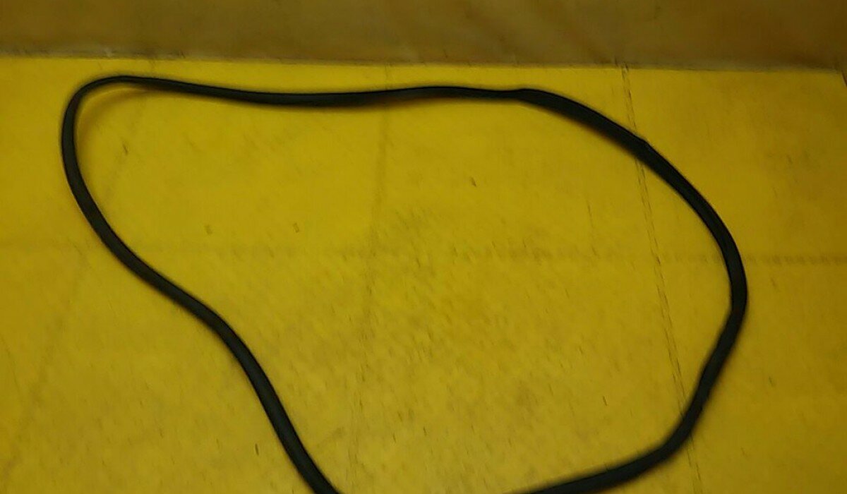 Уплотнитель (внутри) Octavia (A5 1Z-) Skoda 1Z5867365H