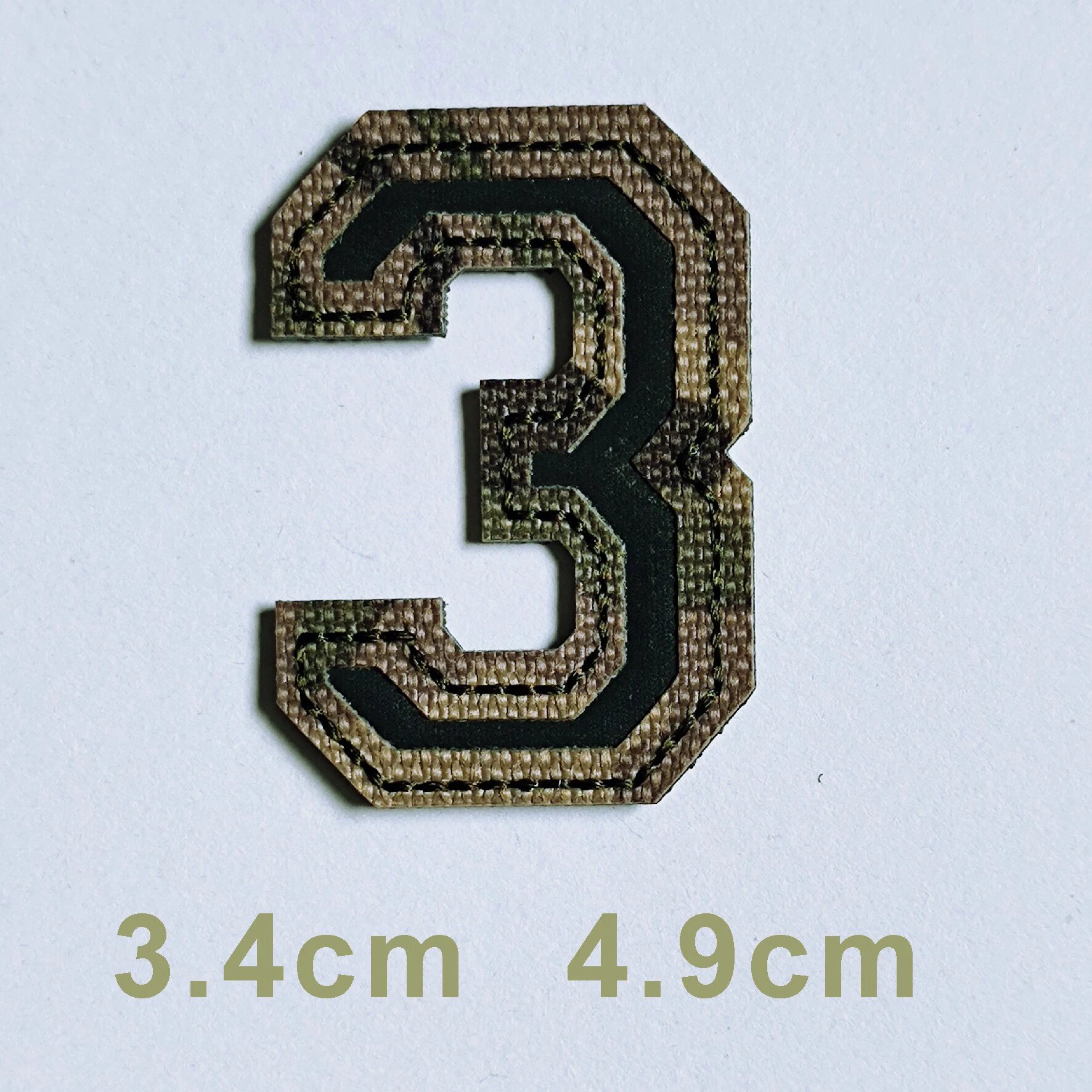 Вышитый патч "3", цвет 3, 3.4x4.9 см