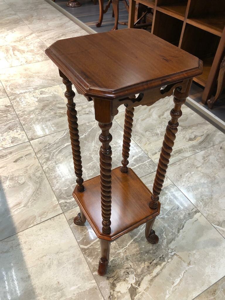 Подставка для цветов DOMKORLEONE из красного дерева (mahogany wood), SBPD-M, цвет орех NAA (светло-коричневый)