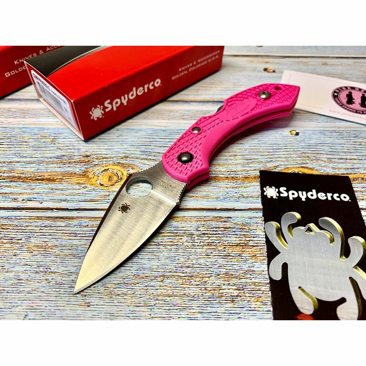 Нож складной Spyderco Dragonfly 2, S30V Blade, Pink Handle