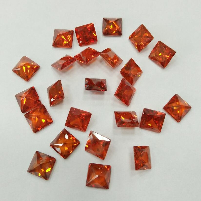 Ювелирный кристалл из фианита, 4х4мм, форма квадрат, красно-оранжевый, 1 шт.
