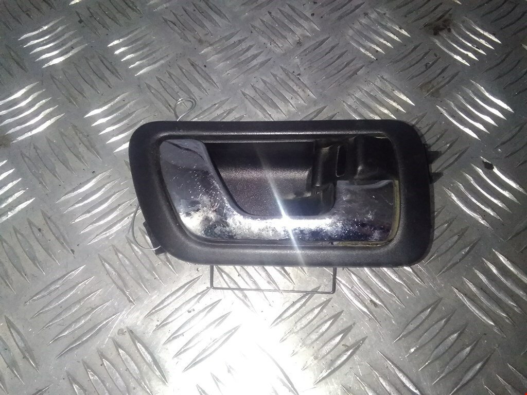 Ручка двери внутренняя передняя правая Mitsubishi Pajero 4 5716A242XA арт. 671691