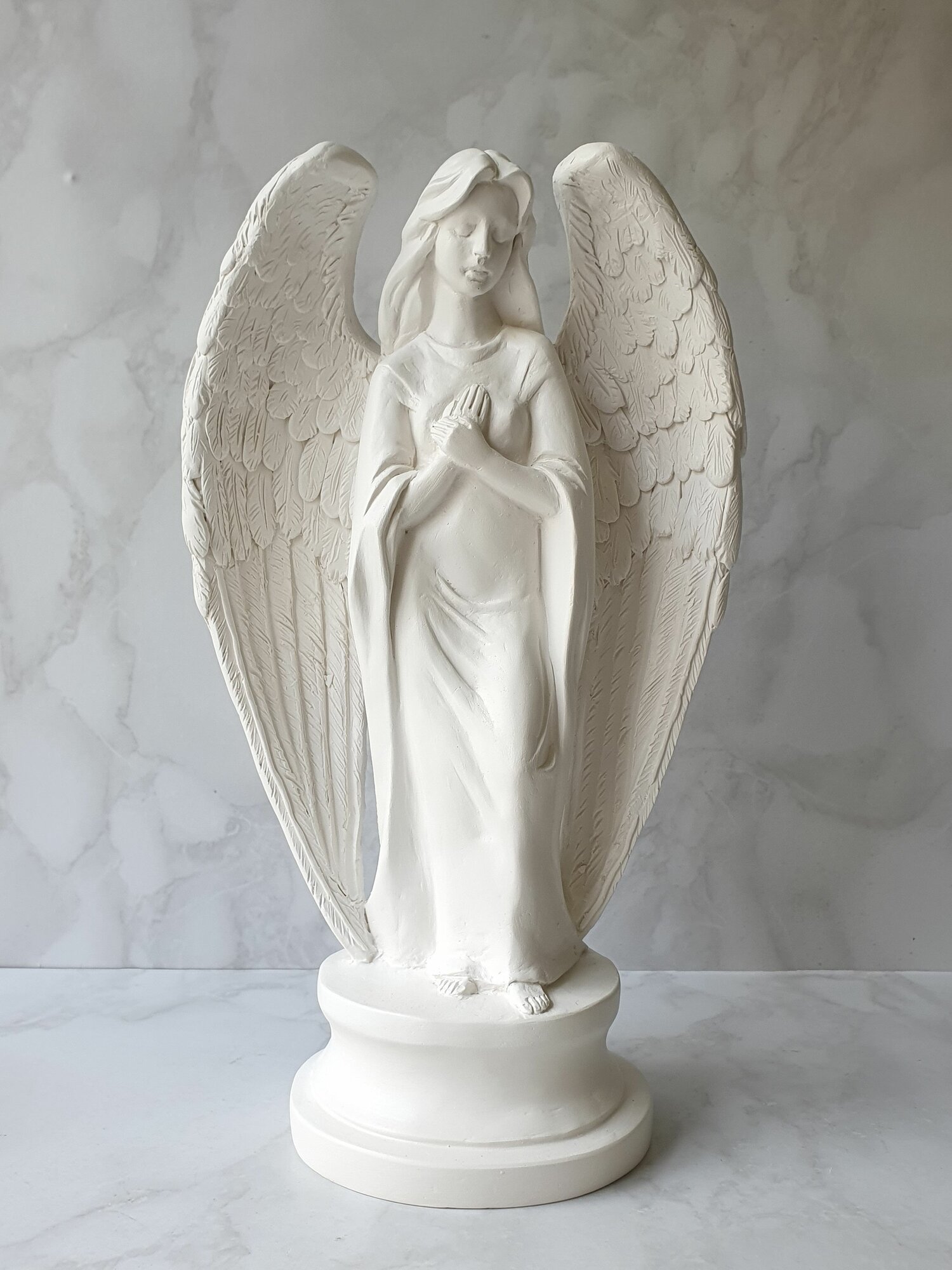 Ангел печальный. Гипс. Высота 20см.