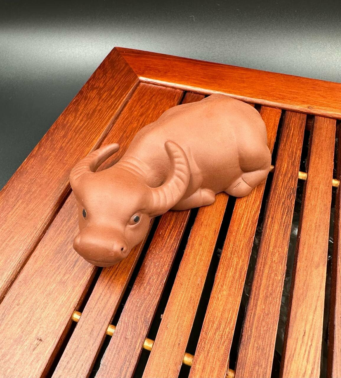 Чайная фигурка из глины "Буйвол" 11,5*6*3см, цвет светло-коричневый