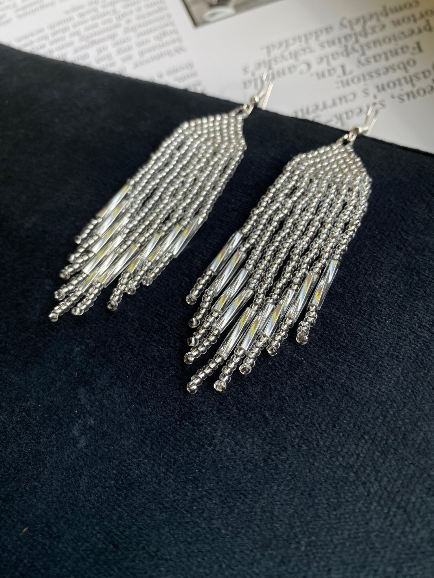 Серьги с подвесками, бисер