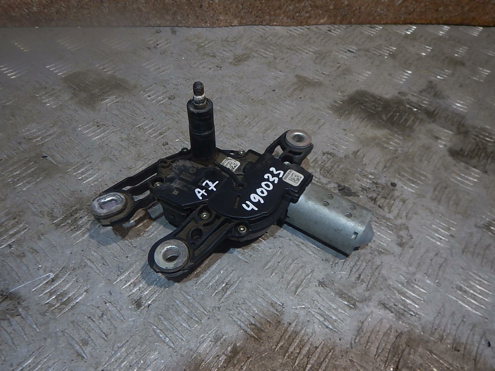 Б/У Моторчик стеклоочистителя задний, Skoda (Шкода)-OCTAVIA A7 (13-) SKODA OCTAVIA A7 (13-) без повреждений. 490033 VAG ...