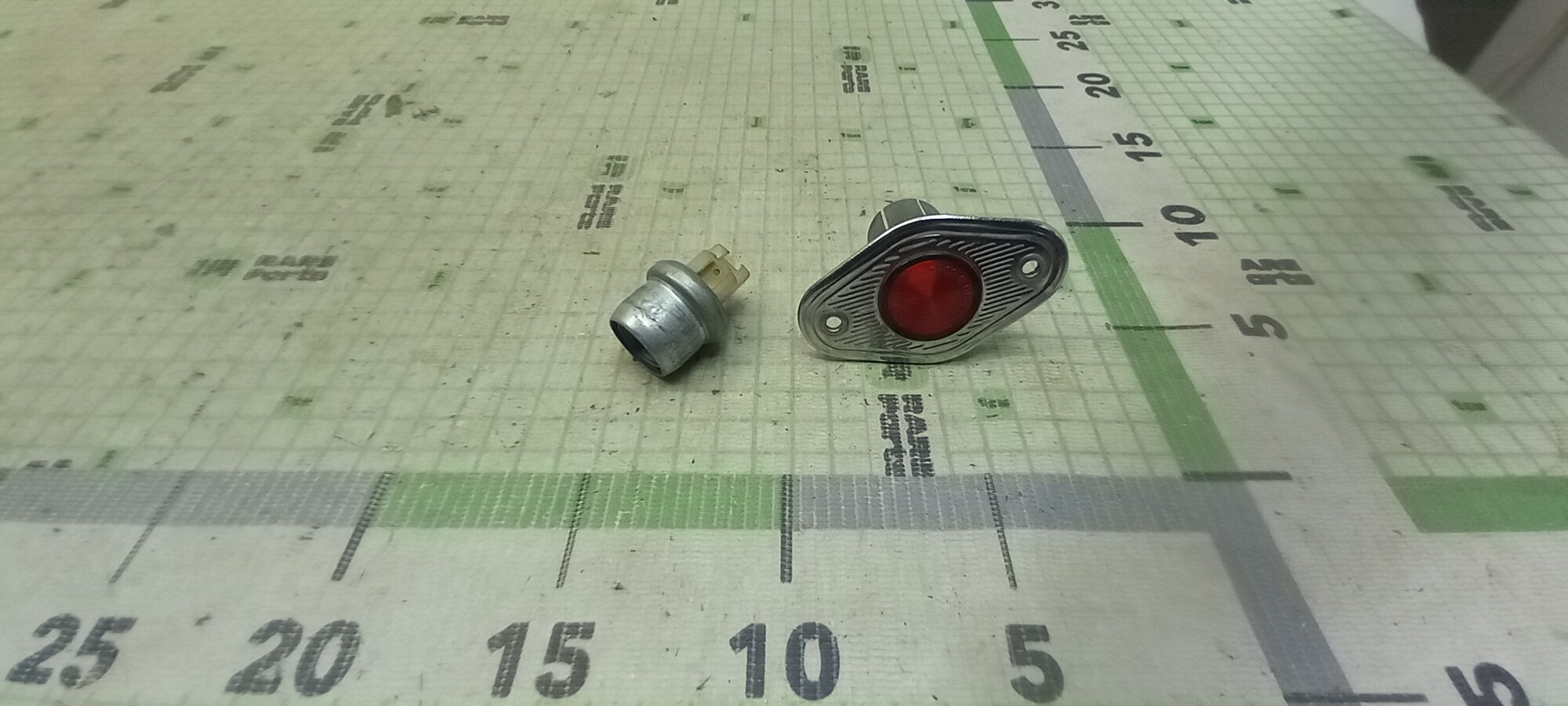 Фонарь Фп-146 габаритный в торец дверей Ваз 2103