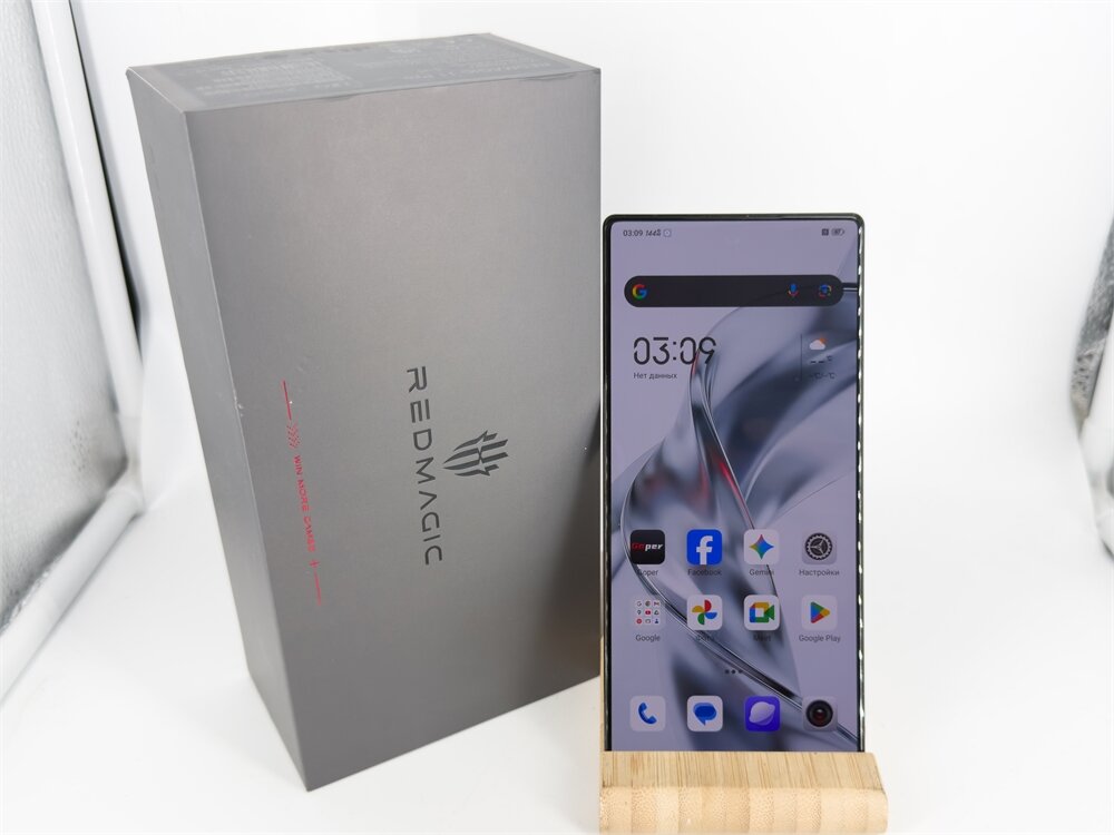 Игровой смартфон ZTE nubia RedMagic 11 Pro 12/256 ГБ, Dual nano SIM, Cryo