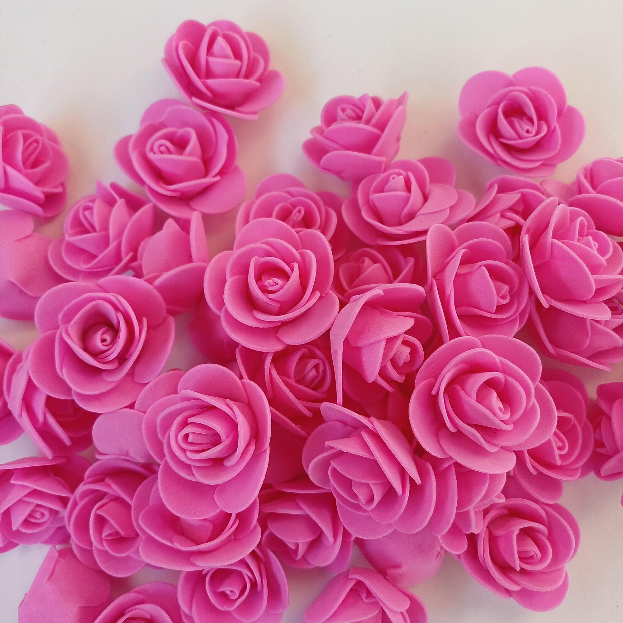 Розы из фоамирана, 45 штук, розовые