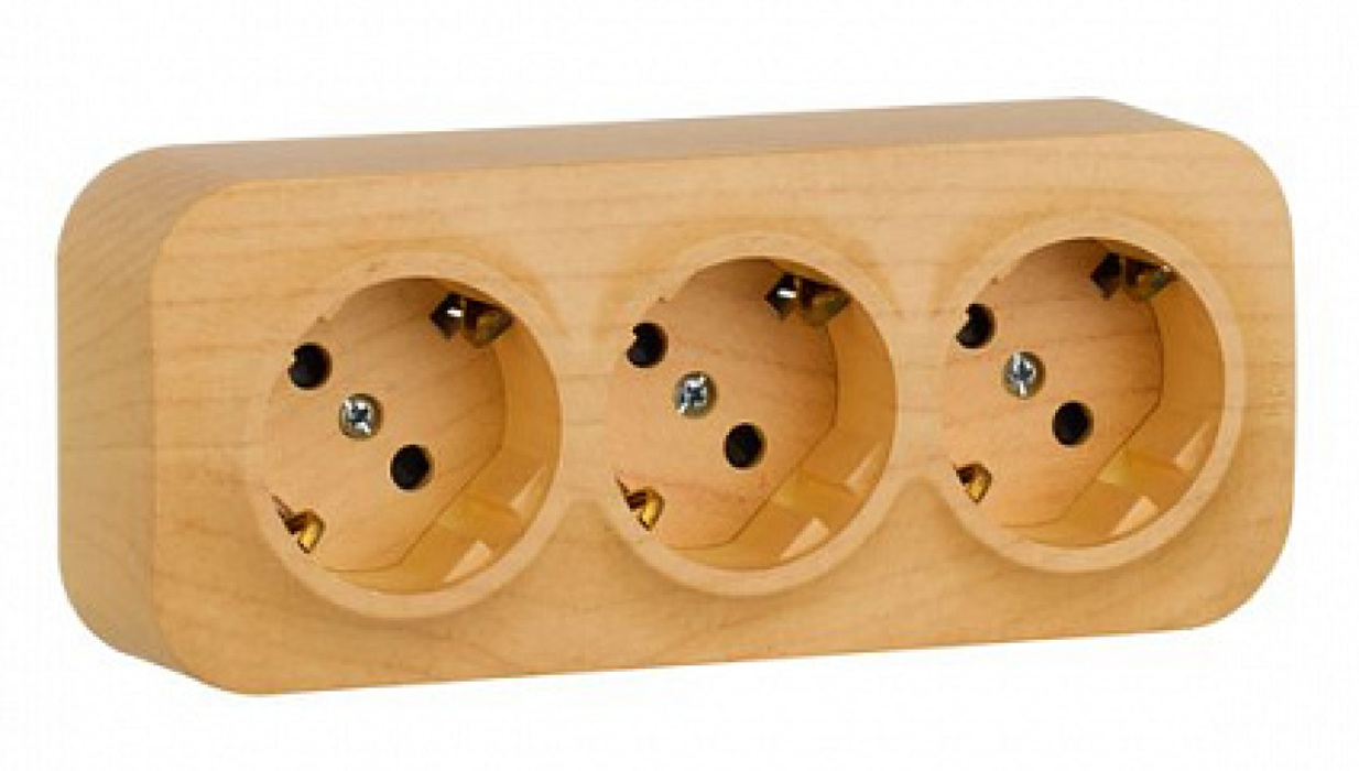 Розетка силовая штепсельная Legrand / Легранд Quteo ОП 3х2К+З, 16А 250В IP20, дерево с заземляющими контактами и защитными шторками, 782288 / электрооборудование