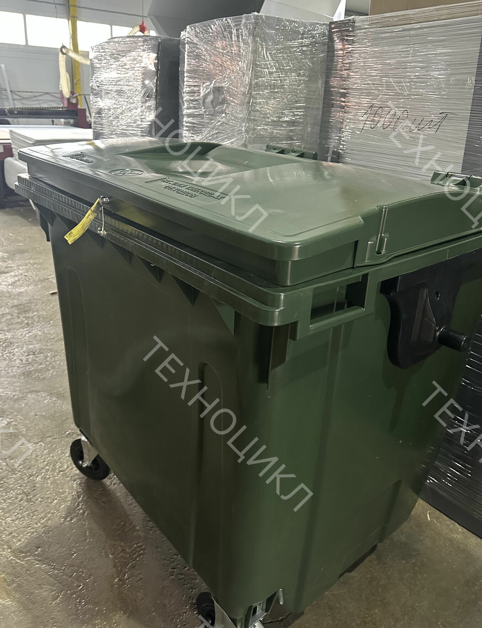 Мусорный бак 1,1м3 1100л универсальный бак с крышкой и колесами