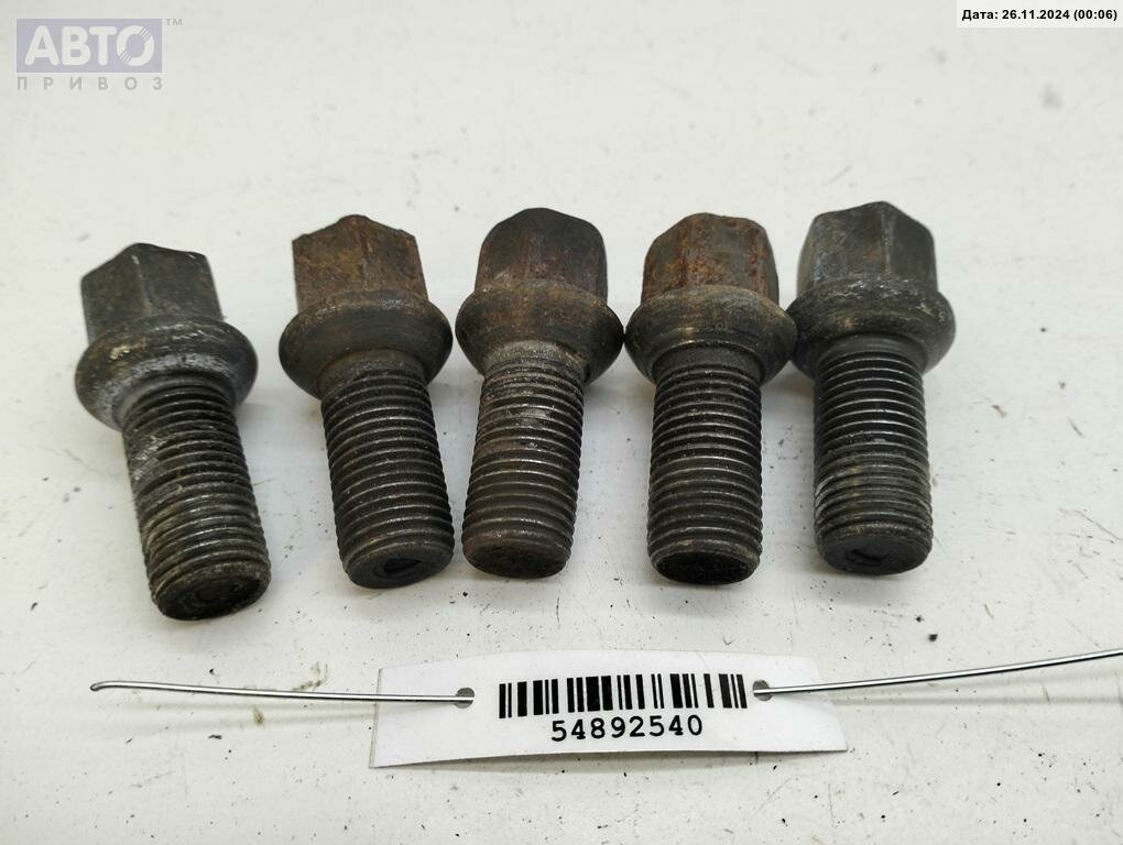 Болт колесный (гайка колесная) Volkswagen Passat B5