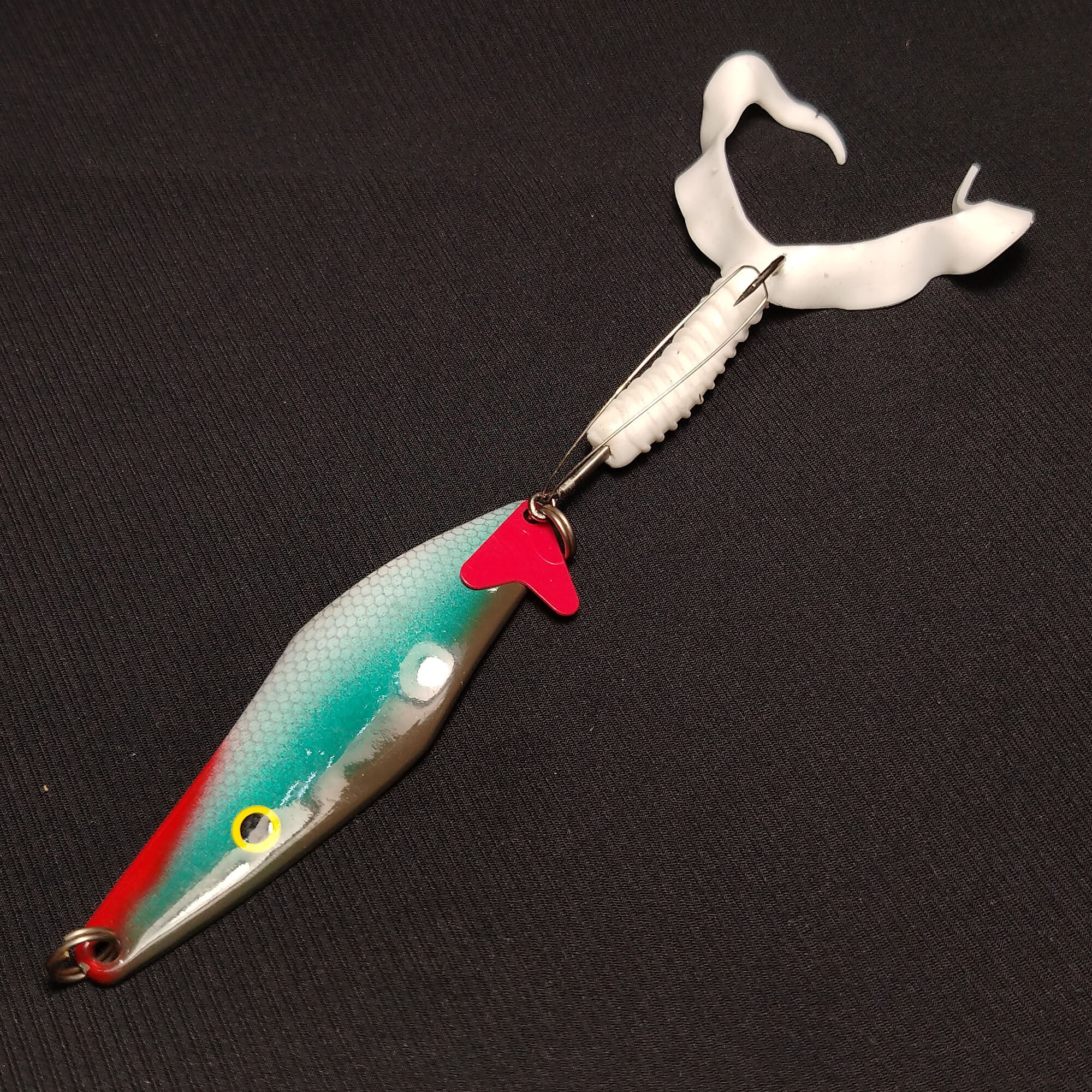 Блесна супер незацепляйка Playfishing сава Прохоровка 79мм 24гр цвет 04