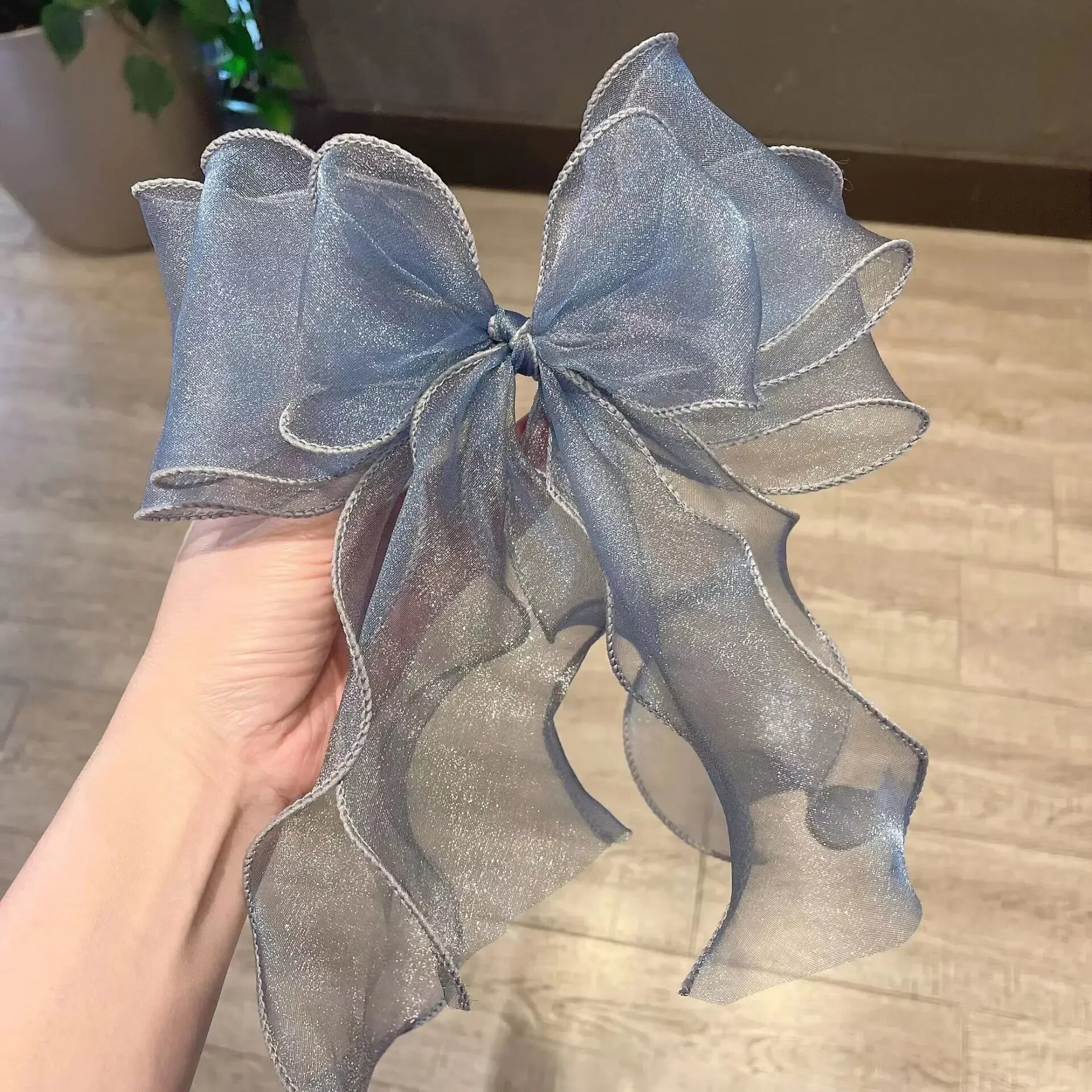 Большие заколки-бантики с кружевом, черные/бежевые/синие Синий