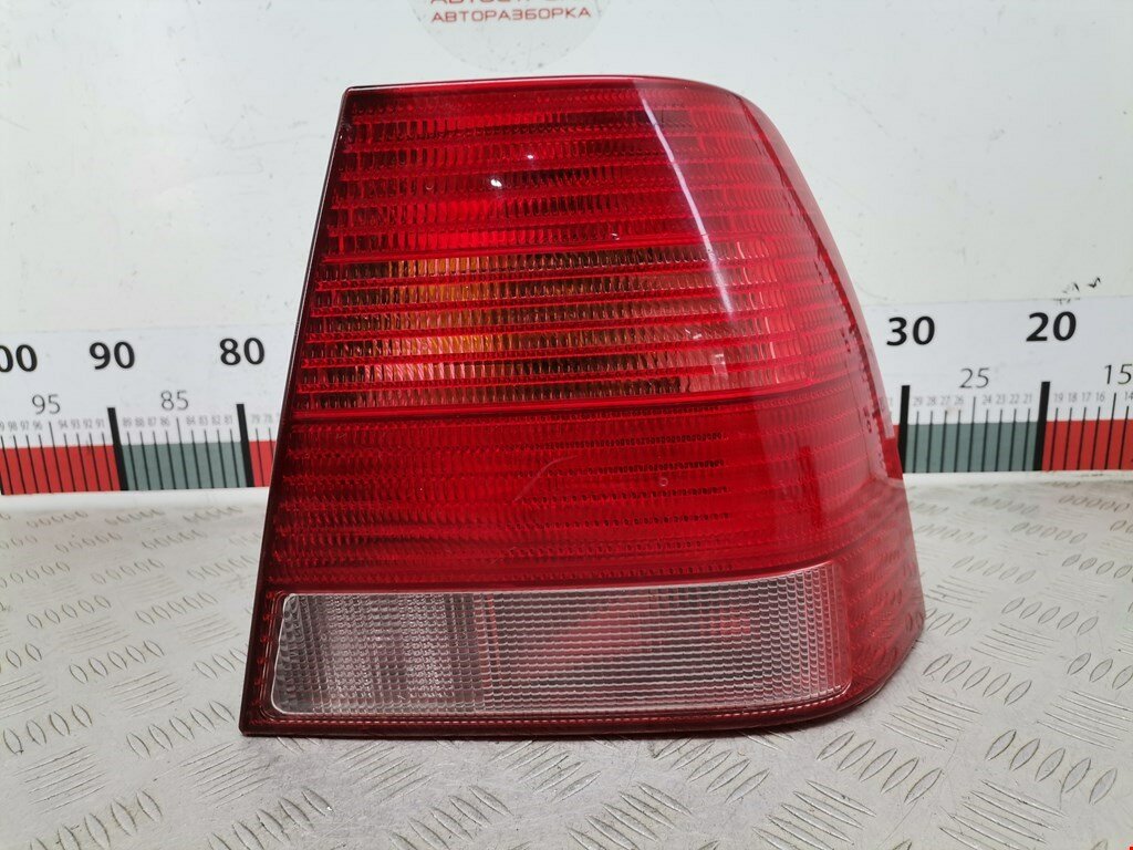 Фонарь задний правый Volkswagen Bora(Jetta) 1J5945096AB арт. 2214554