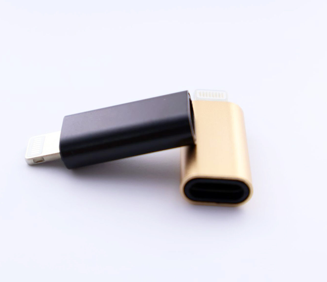 Алюминиевый адаптер Type-C к USB-C, золотой цвет, совместимый с Apple устройствами OTG, модель A4 для зарядки мобильных