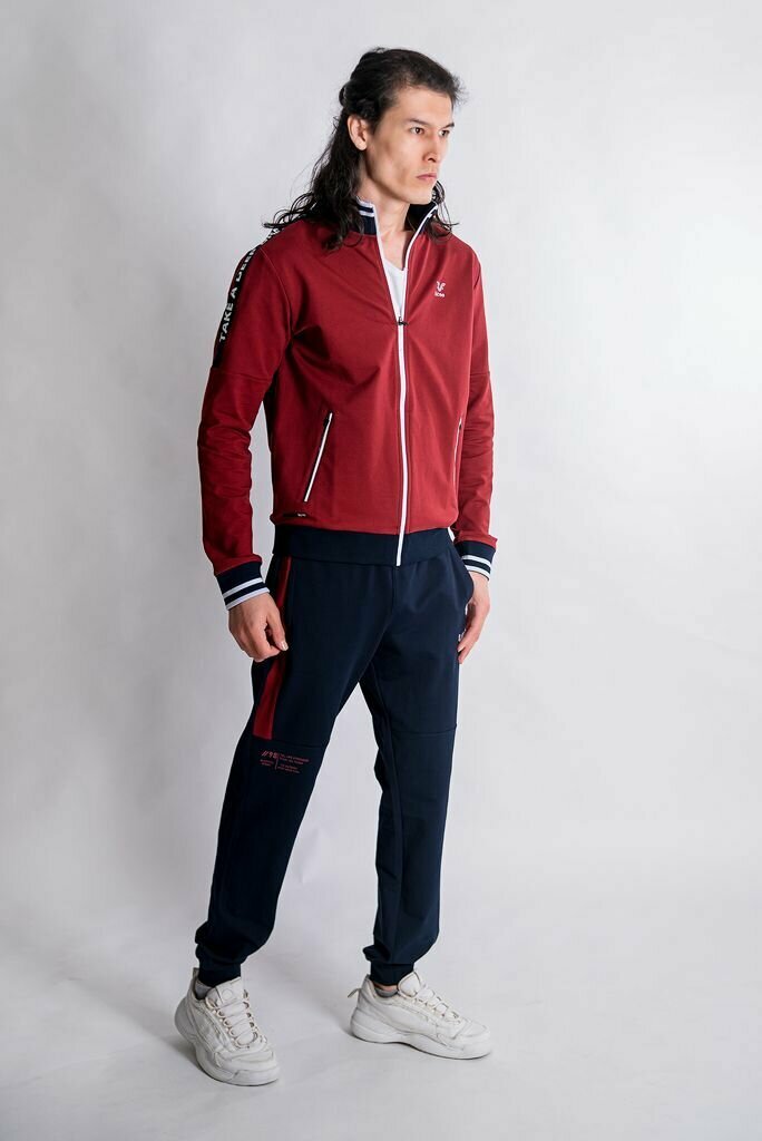 Костюм спортивный