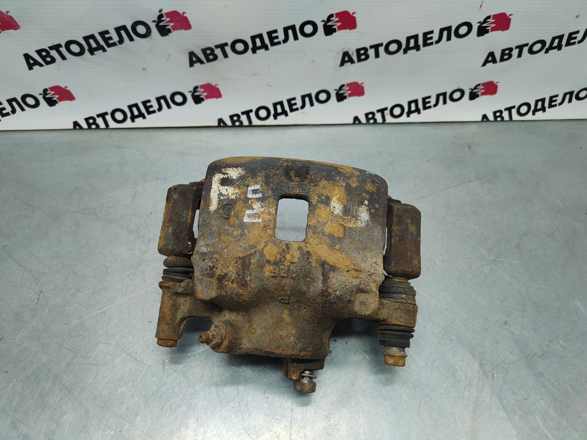 Суппорт передний правый Subaru Legacy BG 1994 г.в