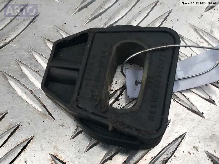 Кронштейн радиатора Volkswagen Golf-4