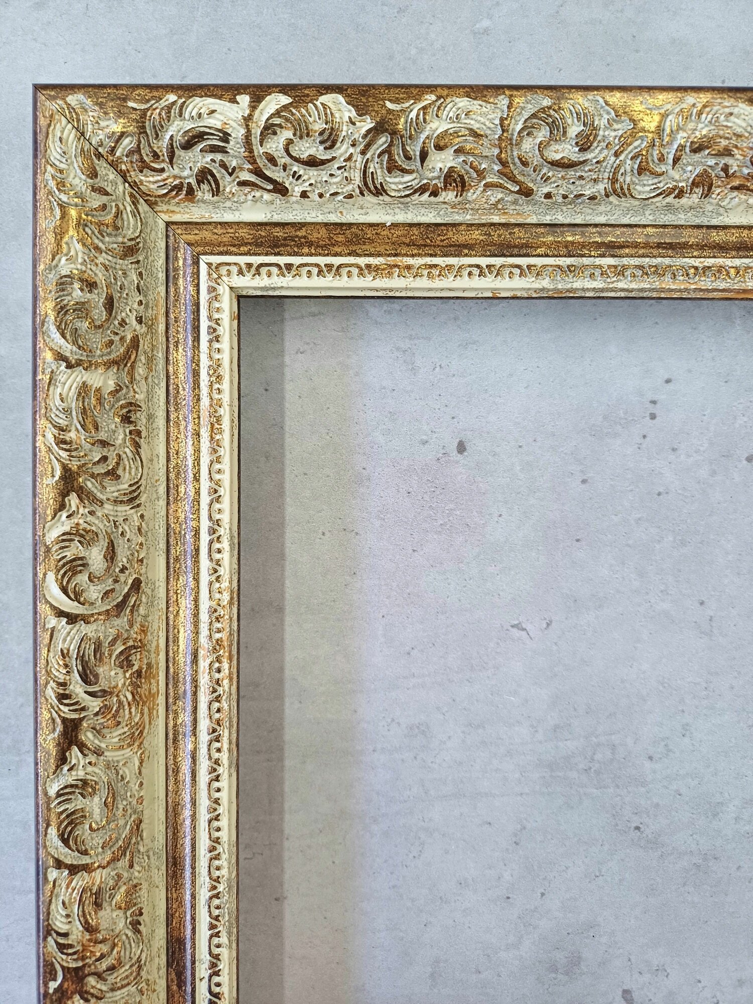 Багетная рама 30х40 (внутренний размер) в классическом стиле