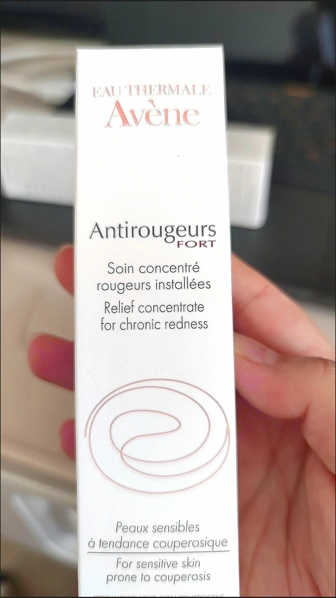 Ywy. горячиеAVENE Antirougeurs Крем-концентрат от купероза (Relief Concentrate For Chronic Redness) 30 мл