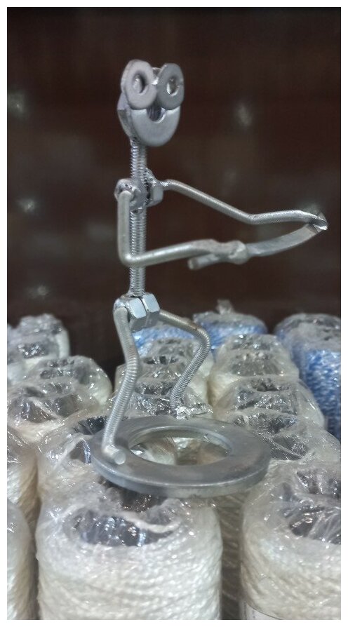 Фигурка из крепежа "Человек с саблей"(1 шт.)