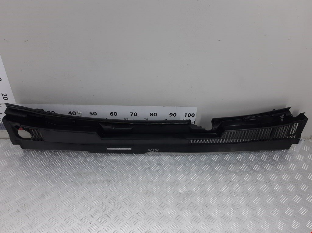 Дождевик (жабо) Peugeot 607 824862 арт. 1617193