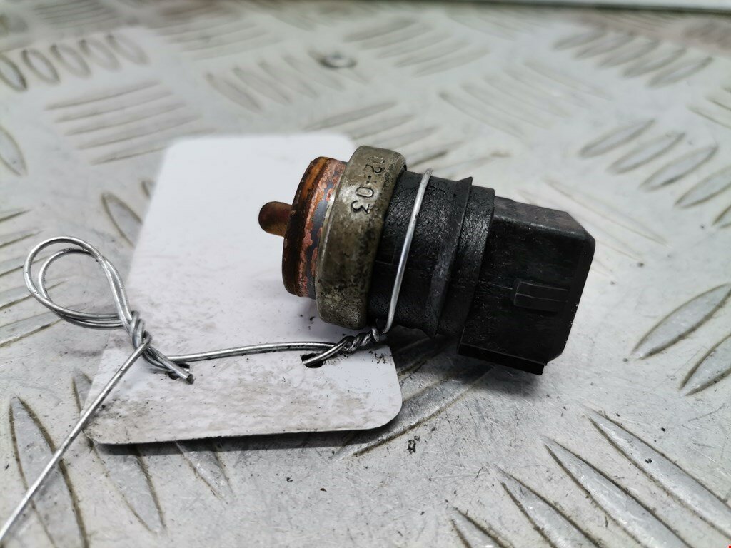 Датчик температуры охлаждающей жидкости Volvo S40 V40 1 7700105087 арт. 2165218