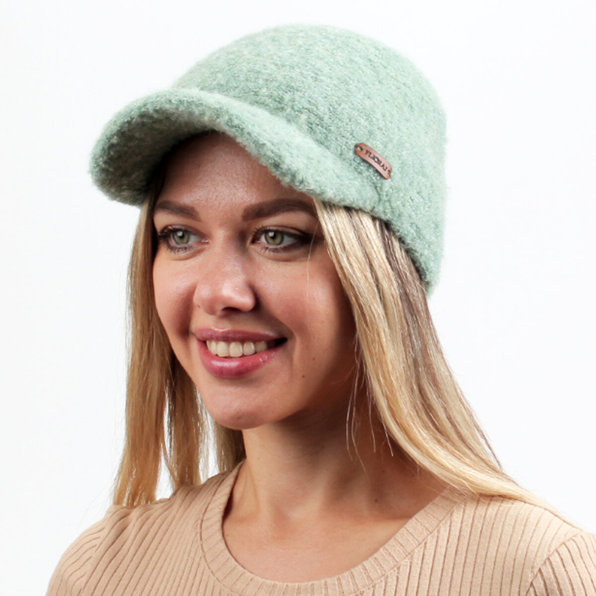 Кепка для женщин