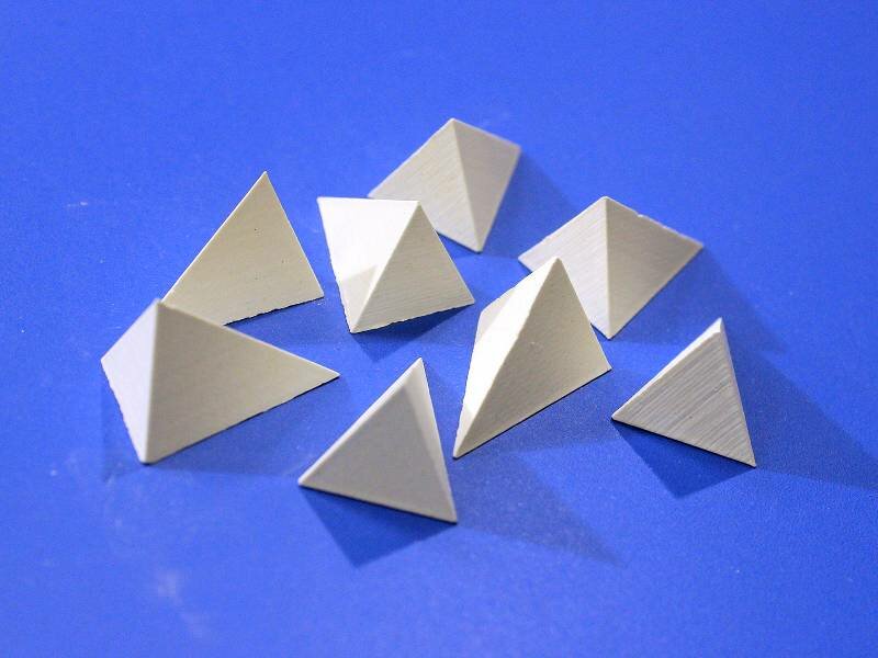 Надолбы бетонные (тетраэдр длинный), 24 шт. Масштаб 1:100