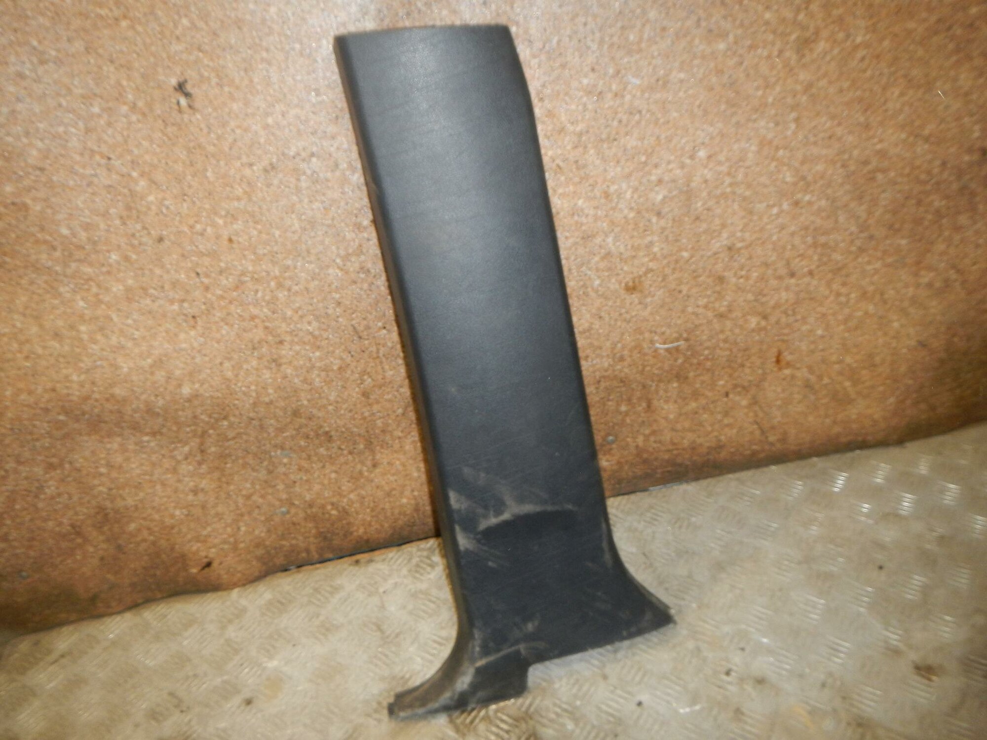 Б/У Обшивка стойки центральной левой, BMW (БМВ)-X5 (E53) (99-06) BMW X5 (E53) (99-06) нижняя Грязная. 498029 BMW арт. 514...