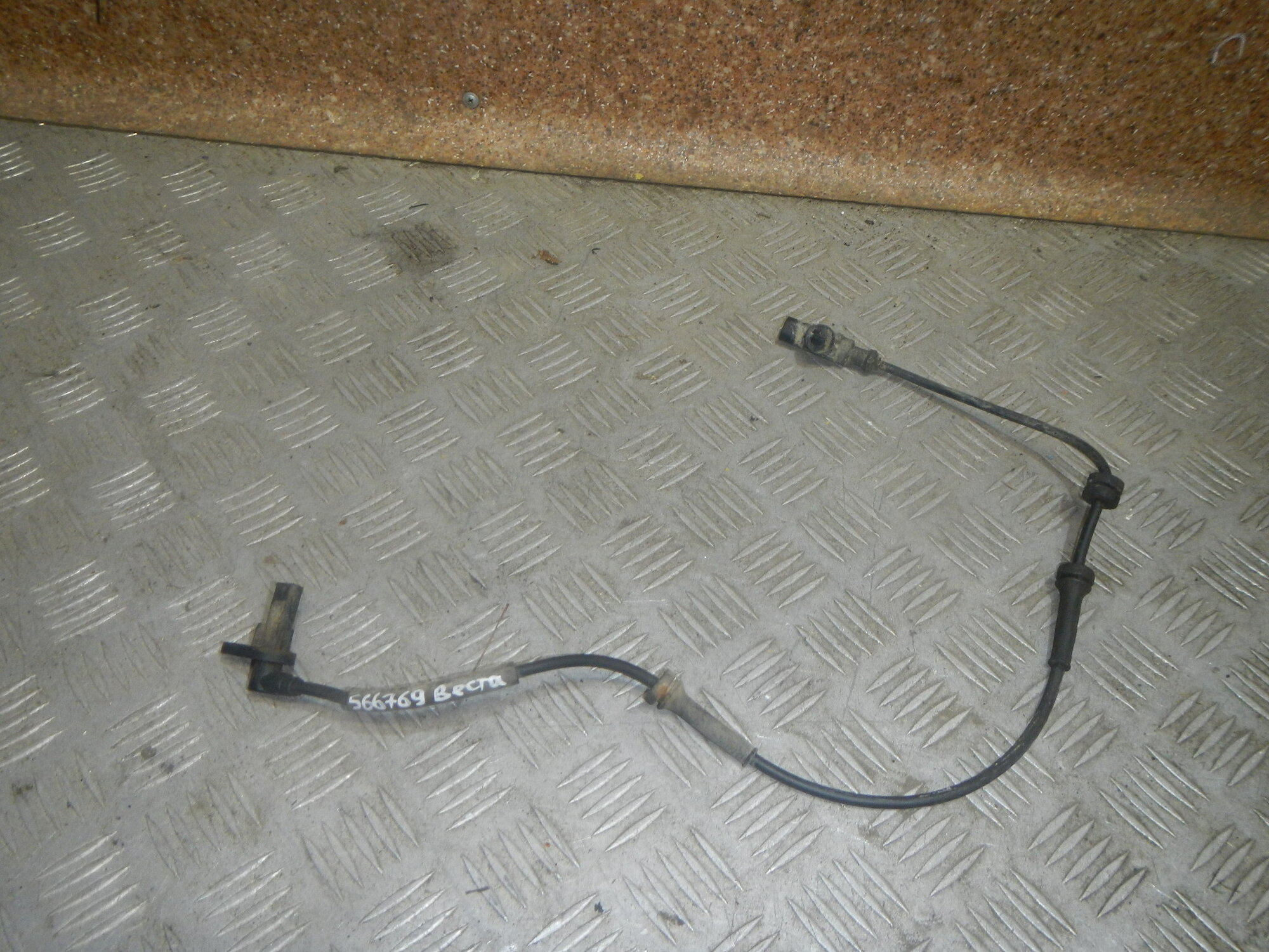 Б/У Датчик ABS передний, ВАЗ (VAZ)-LADA VESTA (веста) LADA VESTA (Веста) Без видимых повреждений. 566769 LADA арт. 84500...