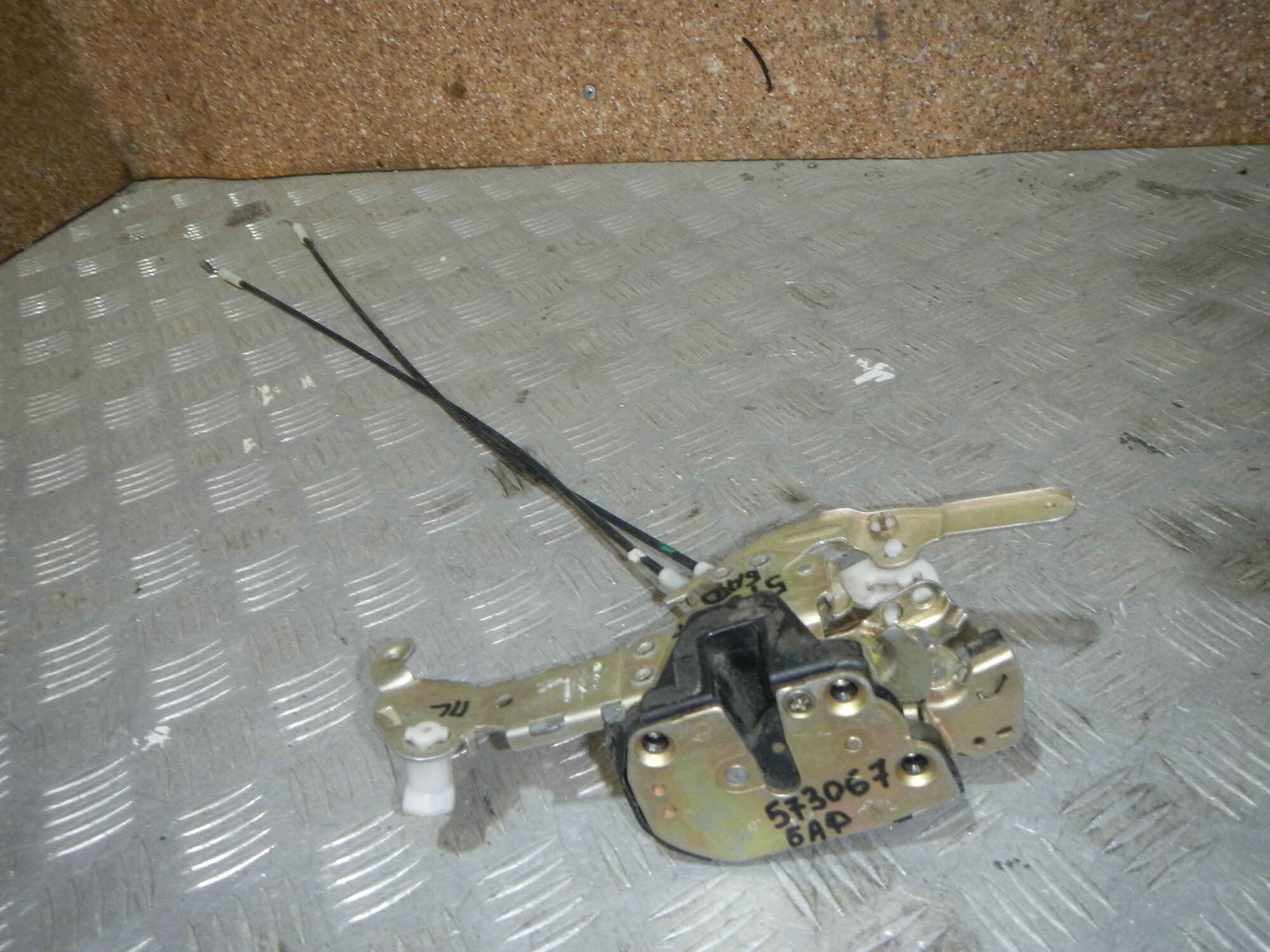 Б/У Замок двери передней левой, BYD (БАД)-F3 (05-13) BYD F3 (БАД) (05-13) Без видимых повреждений. 573067 BYD арт. F361...