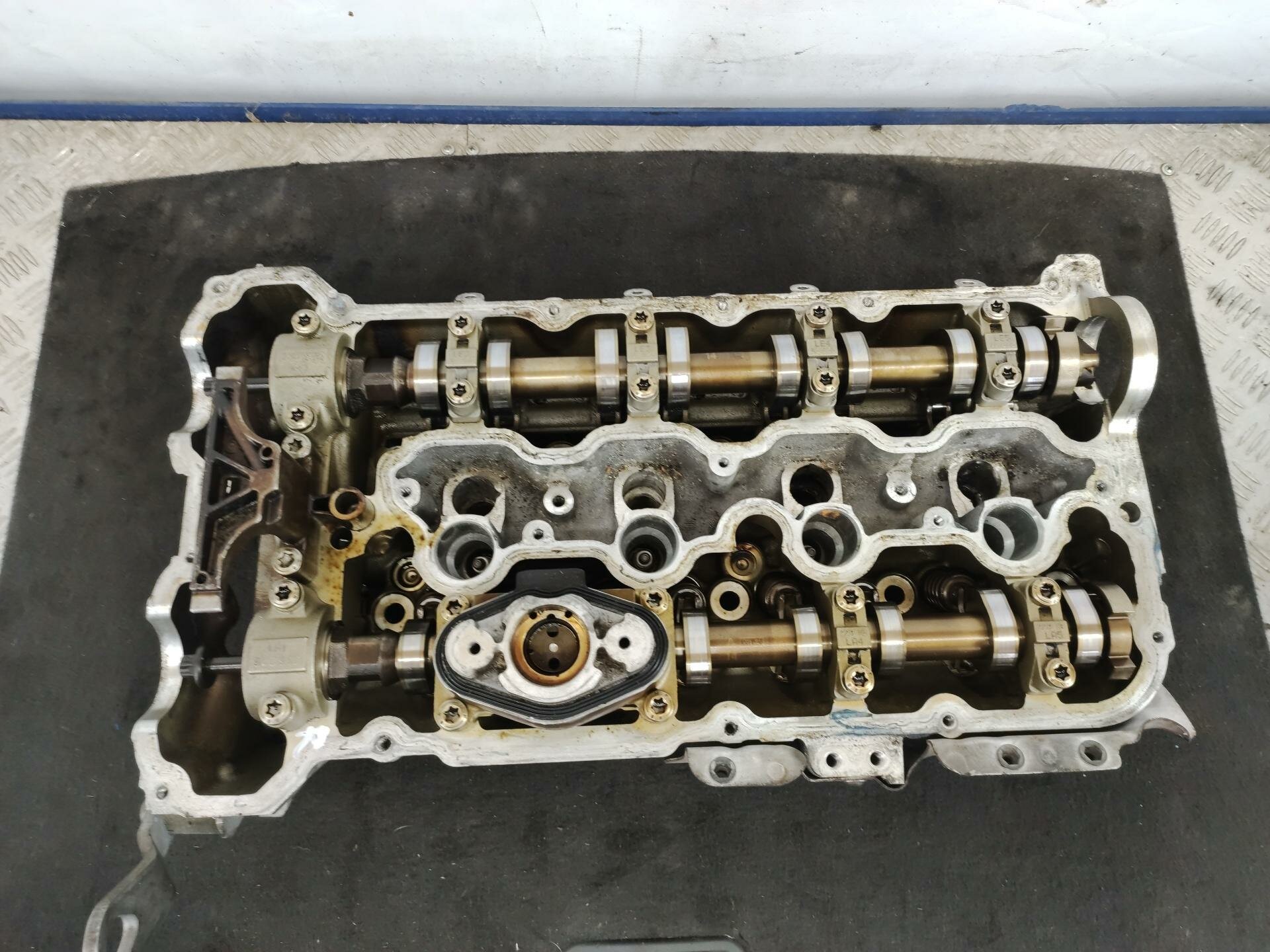 Головка блока цилиндров правая BMW X6 E71 (2007 - 2012) 757393604