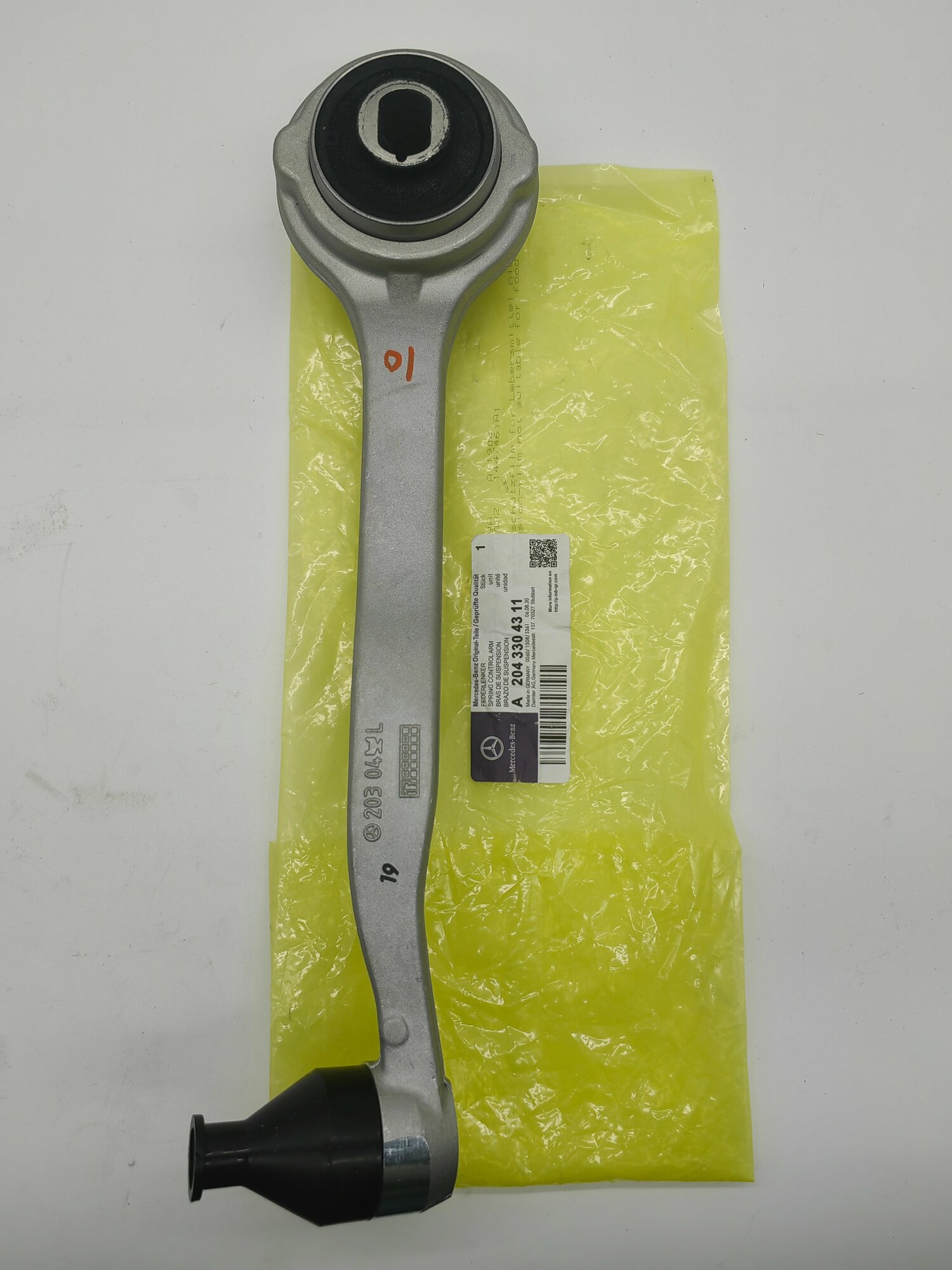 Mercedes-Benz Рычаг передний Mercedes арт. A2043304311