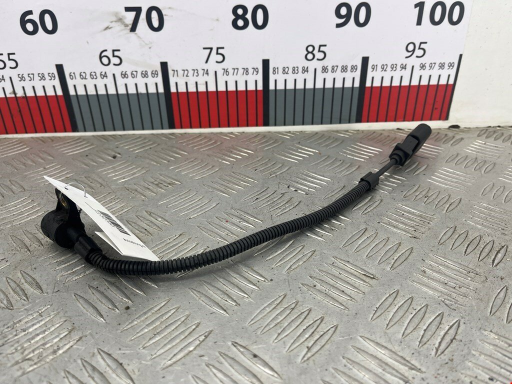 Датчик распредвала Volkswagen Polo 4 045957147B арт. 2132333