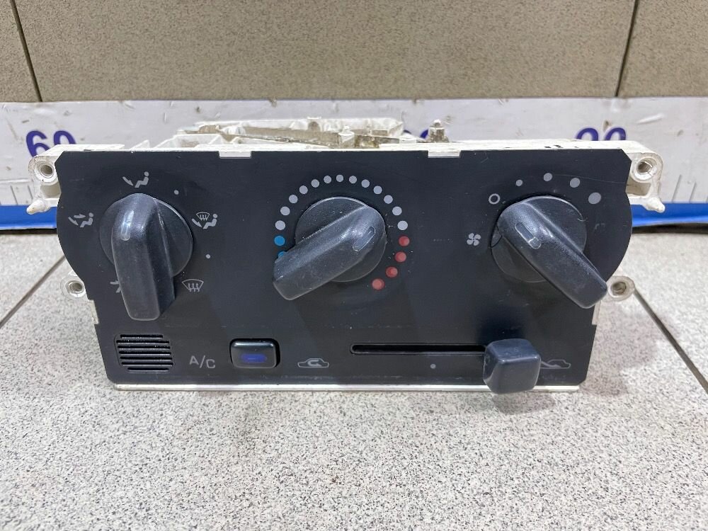 Блок управления отопителем Nissan Micra K11 (1992—2002) 275106F600